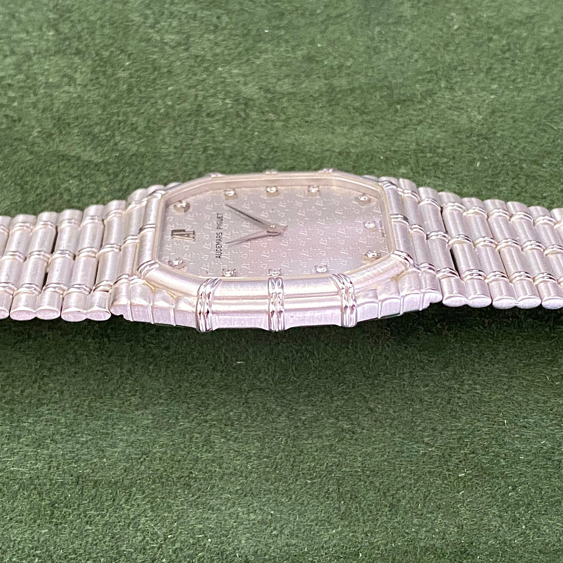 Audemars Piguet Bamboo AP Logo Dial 18K White Gold – PM VINTAGE WATCHES